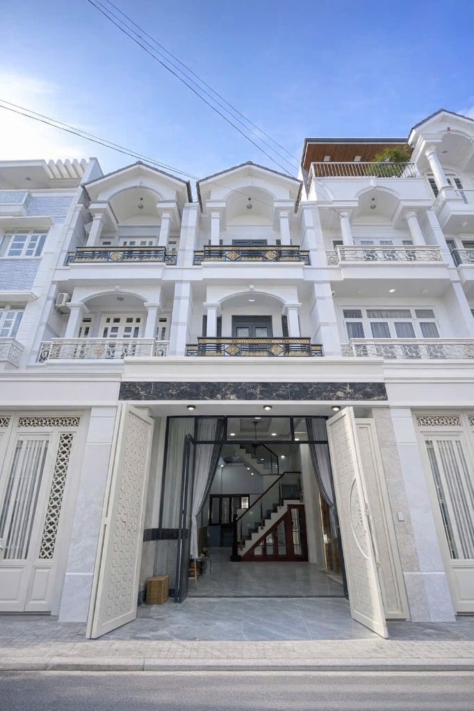 Nhà 3 tầng, KHU VIP THỚI AN Q12, đường 8m, 4x13m, 5 tỷ hơn